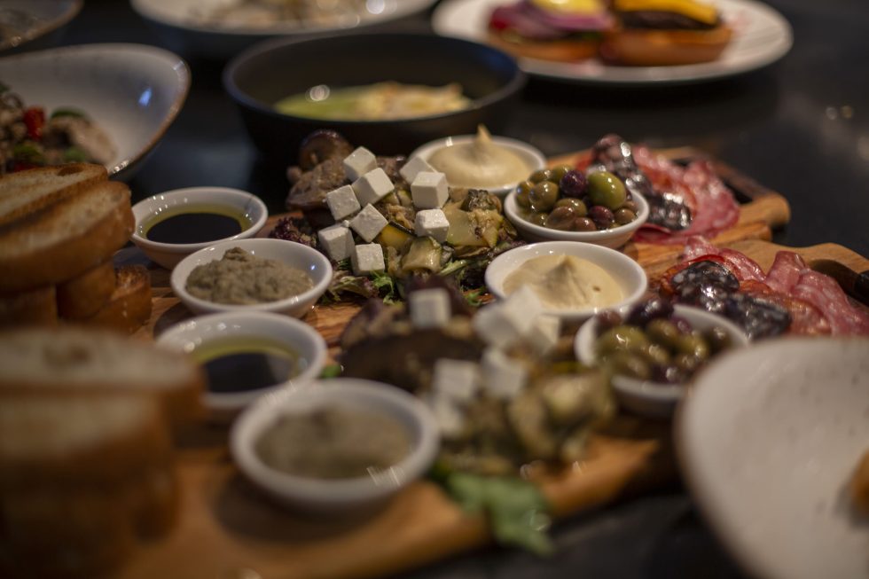 Mobius Bar & Grill | Restaurant Mascott